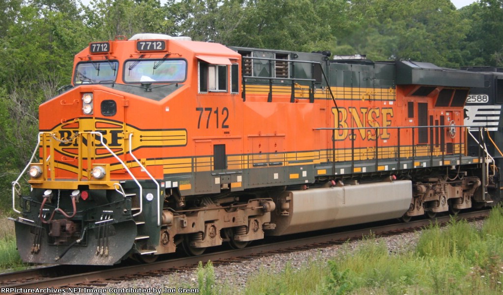 BNSF 7712